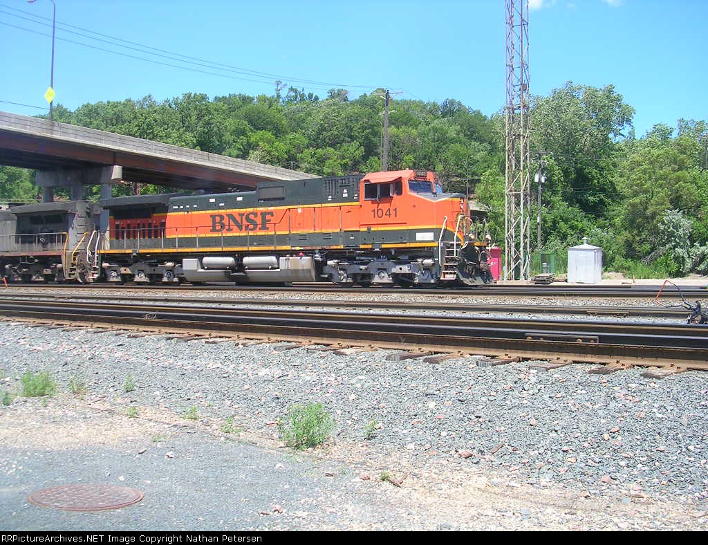 BNSF 1041